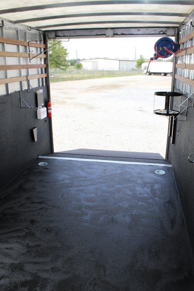 MR-550 Manual and Eco Hydraulic Loading Ramp Fleet Graphics King Cab ...